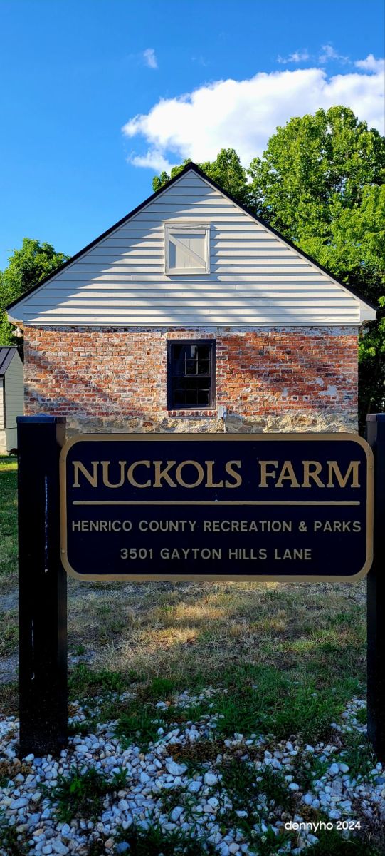 Thursday Nuckols Farm Doors – Thoughts Of An E'ville Woman